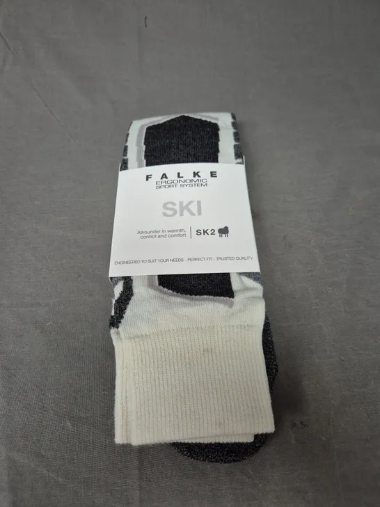 Lot 5489: FALKE ERGONOMIC SPORT SKI SOCKS SIZE 37-38 - 5038783 | Simon ...