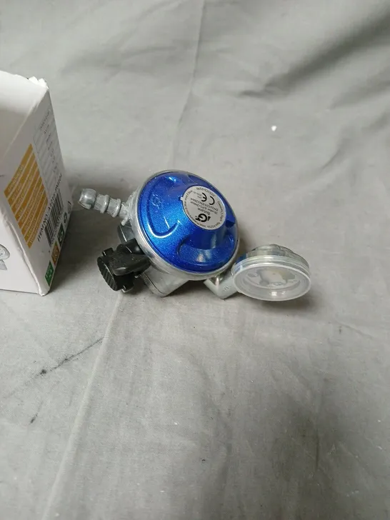 Lot 741: IGT GAS REGULATOR WITH GAUGE – BLUE TOP, CHROME BODY (BOXED ...