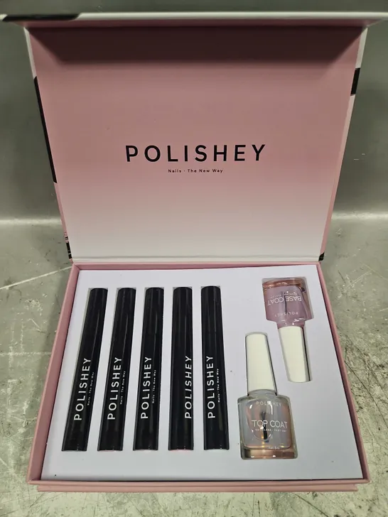 Lot 2001: BOXED POLISHEY KIT - 5135185 | Simon Charles Auctioneers