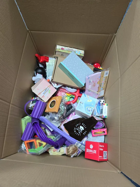 Lot 905: BOX OF ASSORTED TOYS INCLUDING ANIMAL ANTICS GAME , COLOUR ...