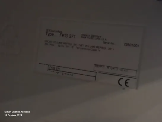 Lot 67: COMMERCIAL UNTESTED VESTFROST FKG 371 GLASS SINGLE DOOR UPRIGHT ...