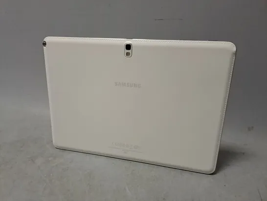 Lot 7016: SAMSUNG SM-P900 TABLET - 5077792 | Simon Charles Auctioneers