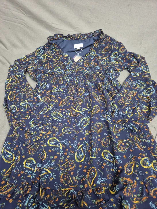 Lot 4005: APRICOT PAINTERLY PAISLEY SMOCK FRILL DRESS - LARGE - 5121262 ...