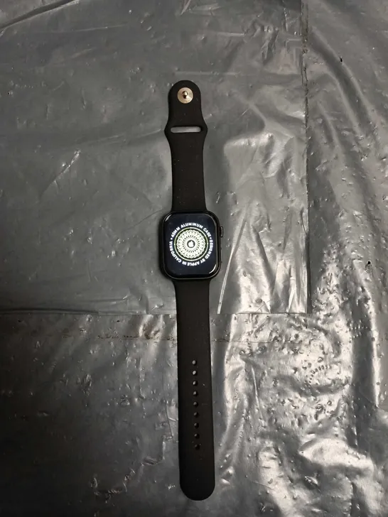 Lot 1402: APPLE SERIES 9 WATCH - 5452601 | Simon Charles Auctioneers