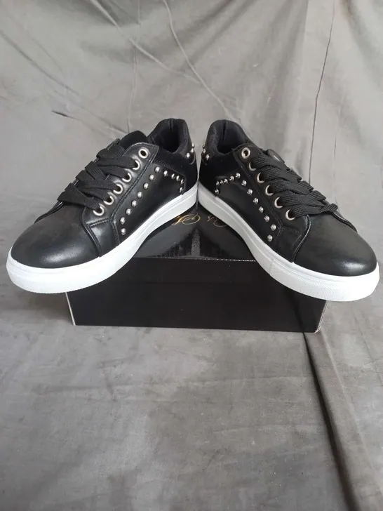 Lot 8557: BOXED PAIR OF MISS SOPHIA SHOES IN STUDDED BLACK SIZE UK 3 ...
