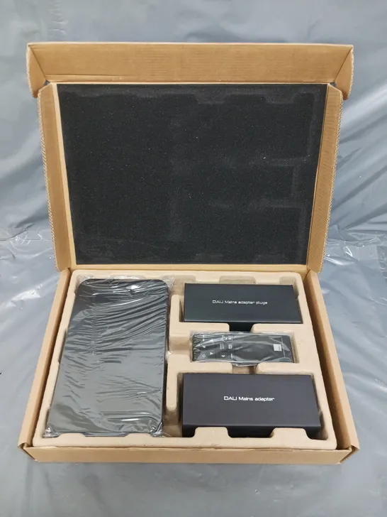 Lot 21: DALI OBERON 7C LIGHT OAK (INC SOUND HUB COMPACT) ACTIVE HIFI ...