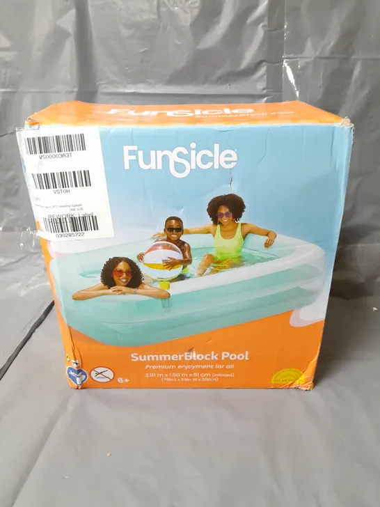 Lot 1071: FUNSICLE SUMMERBLOCK POOL 5.5FT RRP £19.99 - 4954304 | Simon ...