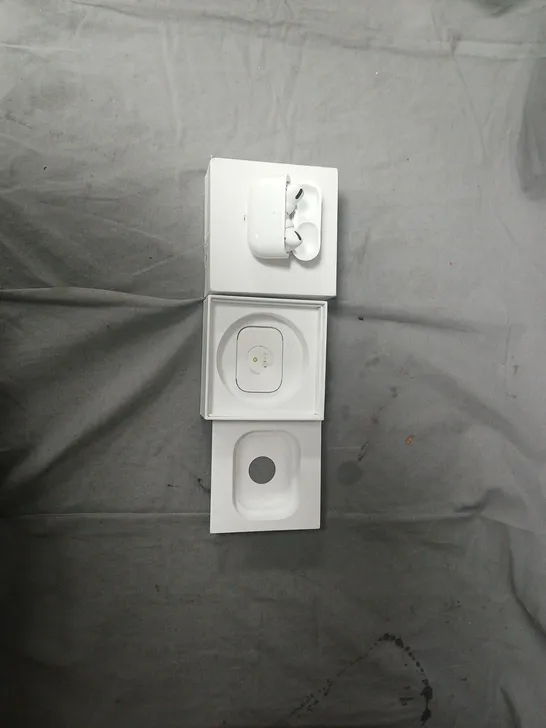 Lot 3483: APPLE AIRPODS PRO (2ND GEN) WIRELESS EARBUDS – BOXED ...