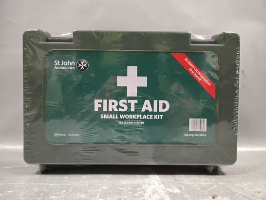 Lot 5220: FIRST AID SMALL WORKPLACE KIT - 5098284 | Simon Charles ...