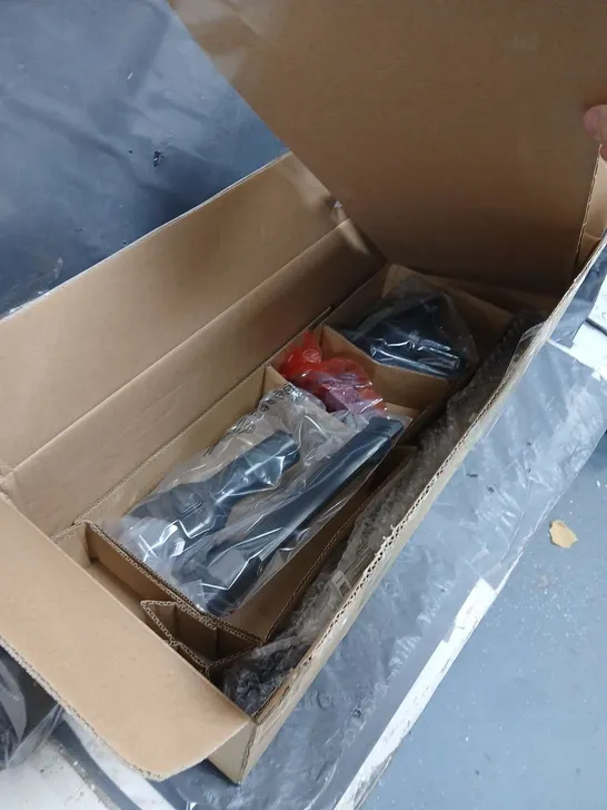 Lot 9307: BOXED SAMSUNG JET 65 PET MAX 150W CORDLESS VACUUM CLEANER ...