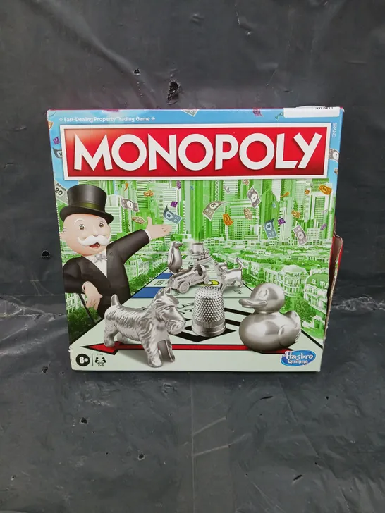 Lot 1342: HASBRO MONOPOLY BOARD GAME - 4984085 | Simon Charles Auctioneers