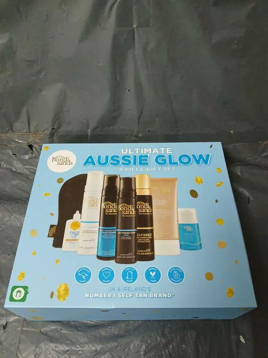 Lot 3208: SEALED BONDI SANDS ULTIMATE AUSSIE GLOW 8 PIECE GIFT SET ...