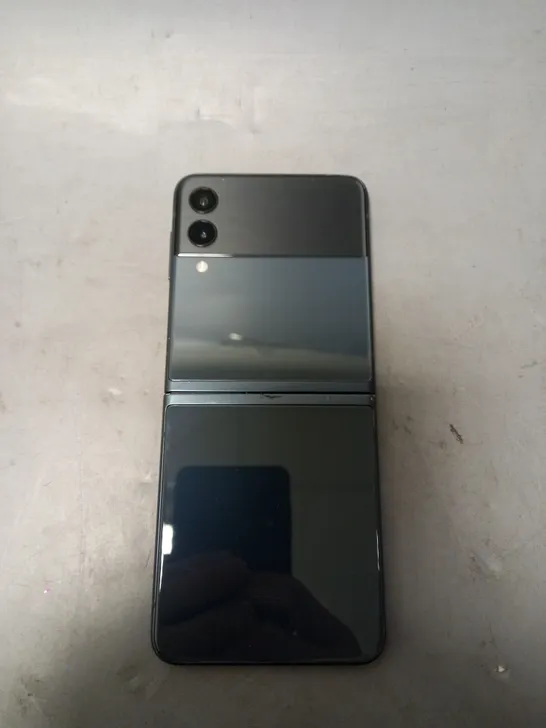 Lot 1404: SAMSUNG GALAXY FLIP 3 5G IN GREY - 4905710 | Simon Charles ...