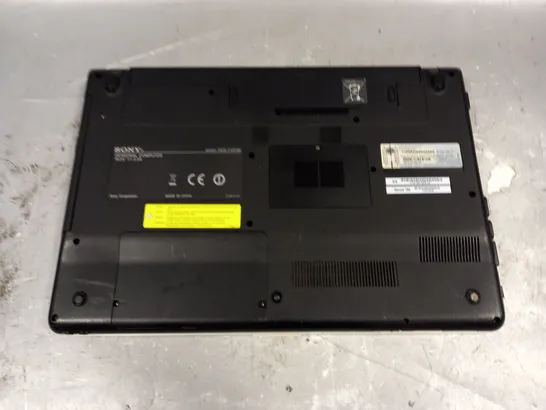 Lot 7639: UNBOXED SONY INTEL PENTIUM PERSONAL COMPUTER - VPCEB4E1E ...