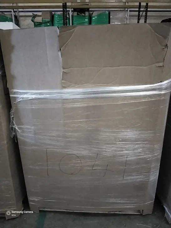 Lot 1041: PALLET OF ASSORTED ITEMS INCLUDING DONNER ELECTRIC GUITAR ...