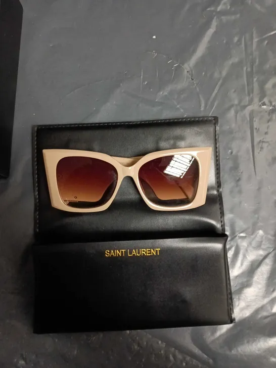 Lot 523: SAINT LAURENT SUNGLASSES – BEIGE SQUARE FRAME WITH YSL LOGO ...