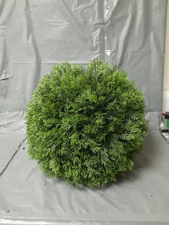 Lot 1578: PRE LIT CONIFER HANGING BALL OUTDOOR CHRISTMAS DECORATION ...