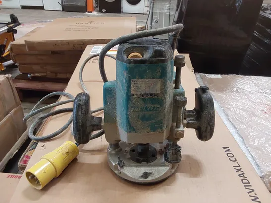 Lot 85: MAKITA 3612C 1850W 1/2” PLUNGE ROUTER - 5069227 | Simon Charles ...