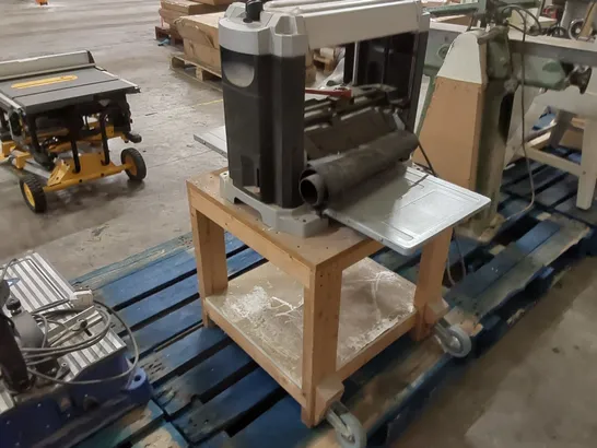 Lot 4: METABO DH330 BENCH TOP PLANER 1800W 240V WITH TABLE STAND ...