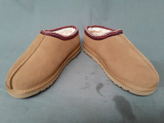 Lot 7060: BOXED PAIR OF UGG SHOES IN CHESTNUT UK SIZE 6 - 4988200 ...