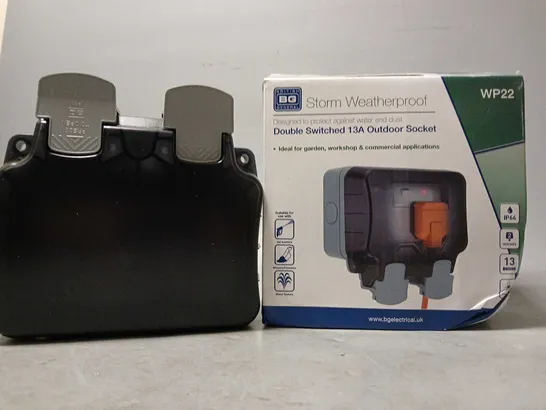 Lot 8539: BOXED BG STORM WEATHERPROOF OUTDOOR SOCKET - 5011323 | Simon ...