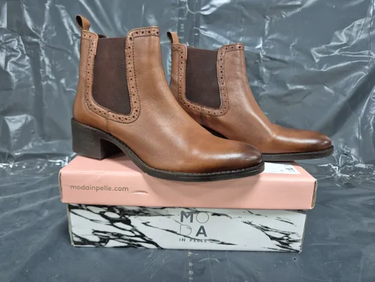 Lot 6326: BOXED PAIR OF MODA IN PELLE MILLIA LEATHER BOOTS IN TAN SIZE ...