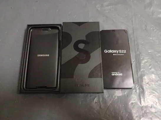 Lot 9620: BOXED SAMSUNG GALAXY S22 128GB MOBILE PHONE IN BLACK - SM ...