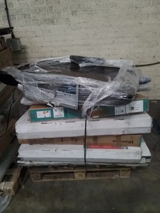 Lot 811: PALLET TO CONTAIN APPROX 10 X ASSORTED TVS. DAMAGED TVS FOR ...