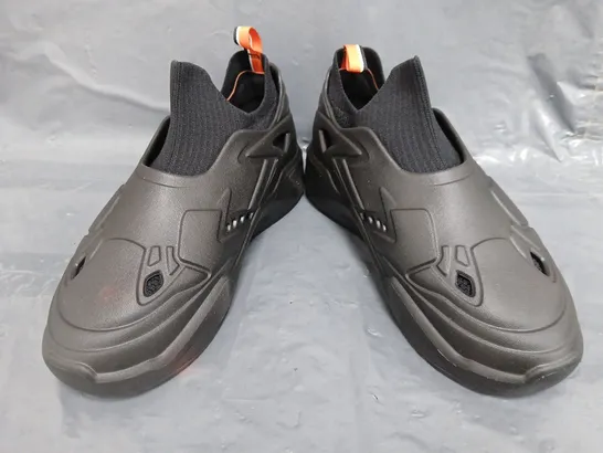 Lot 6500: BOXED PAIR OF NO TWO WAYS SHOES IN BLACK SIZE UK 6 - 5099846 ...