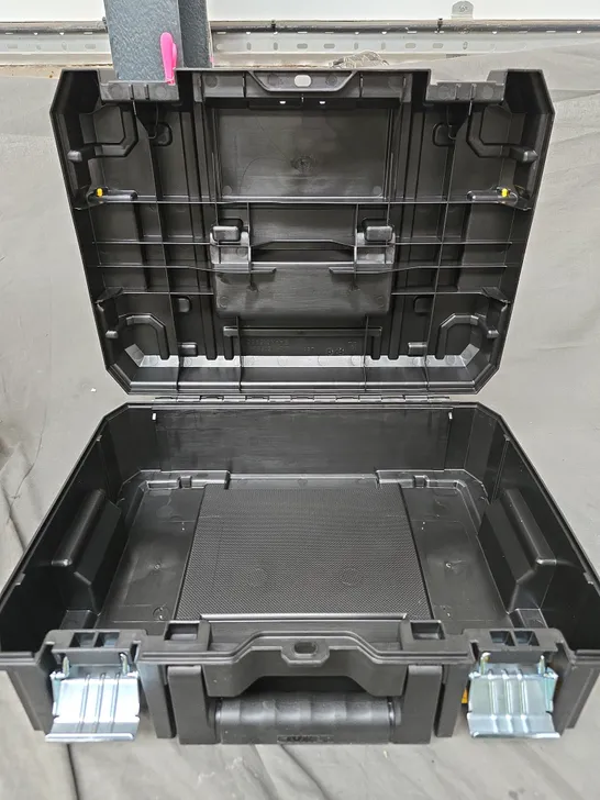 Lot 1180: DEWALT POWER TOOL CARRY CASE - 5302529 | Simon Charles ...