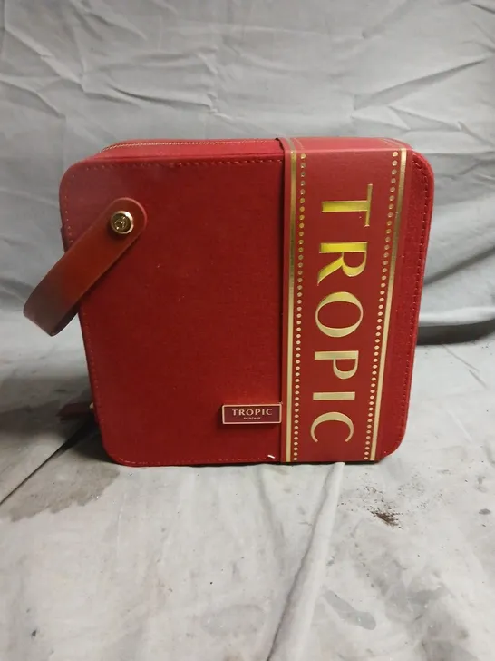 Lot 133: TROPIC BODY CARE GIFT SET WITH RED ZIP CASE - 5494563 | Simon ...