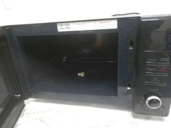 Lot 5212: DELONGHI 900W ENAMEL CAVITY SOLO MICROWAVE - 4748930 | Simon ...