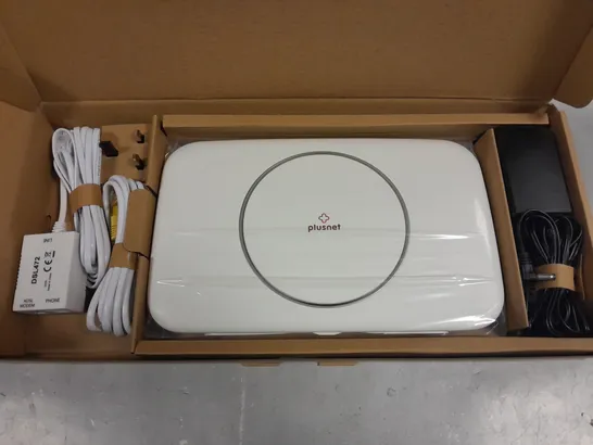 Lot 7431: BOXED PLUSNET HUB 2 WIFI ROUTER - 4778262 | Simon Charles ...