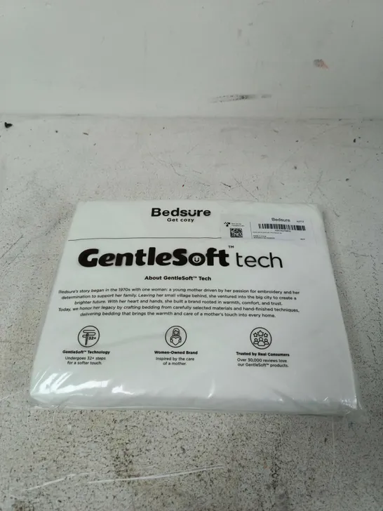 Lot 3389: BEDSURE FITTED SHEET – SOLID, 135X190 - 5762270 | Simon ...