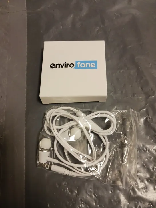 Lot 2805: BOX OR APPROX. 500 STEREO EARPHONES WITH MIC IN WHITE ...