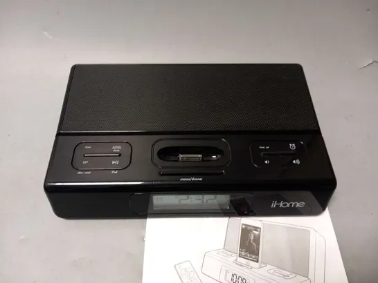 Lot 68: IHOME MODEL IP27 THE PORTABLE SYSTEM FOR YOUR IPHONE AND IPOD ...