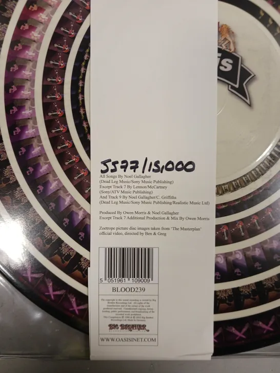Lot 1296: OASIS THE MASTERPLAN LIMITED EDITION 25TH ANNIVERSARY ZOETROPE PICTURE DISC VINYL ...