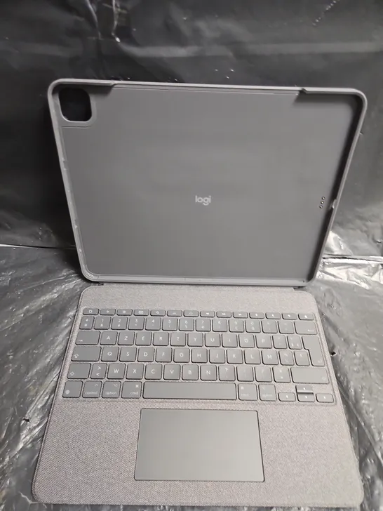 Lot 26: LOGI TABLET KEYBOARD CASE WITH BUILT-IN KEYBOARD AND TOUCHPAD ...