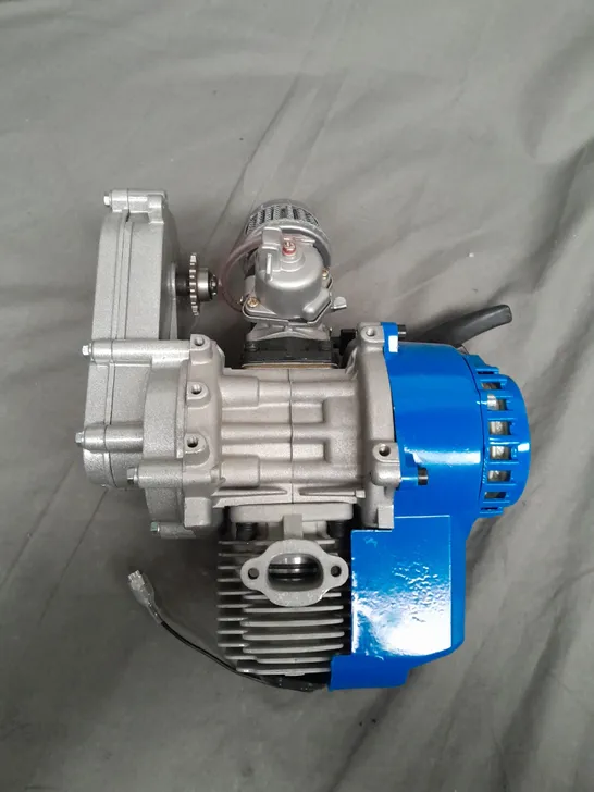 Lot 451: MINI POCKET MOTOR AIR COOLED 49CC RACING ENGINE / COLLECTION ...