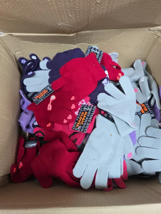 Lot 8256: APPROXIMATELY 20 GIRLS MAGIC GRIPPER GLOVES - 5508165 | Simon ...