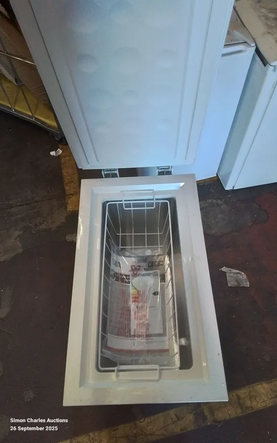 Lot 517: SIA 36CM WHITE SLIMLINE CHEST FREEZER – CHF60B - 5338693 ...