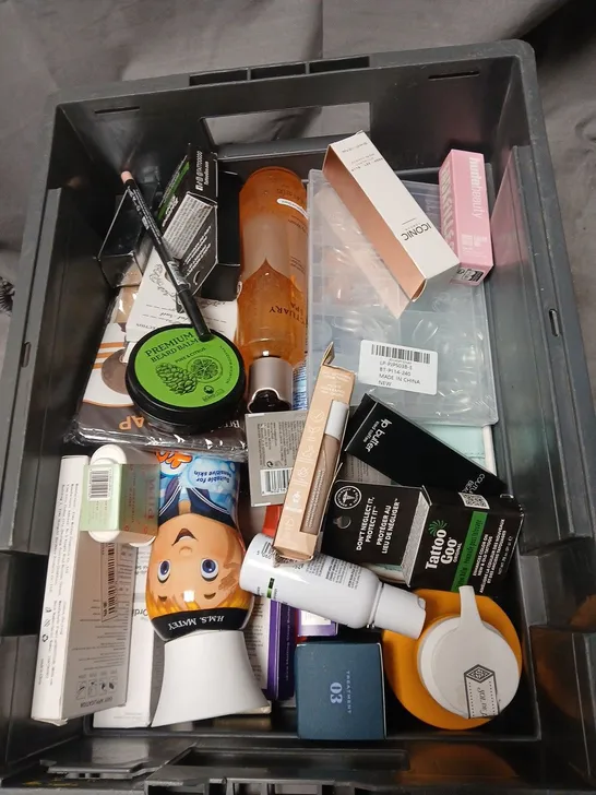 Lot 573: APPROXIMATELY 30 ITEMS INCLUDING ASSORTED HEALTH & BEAUTY ...