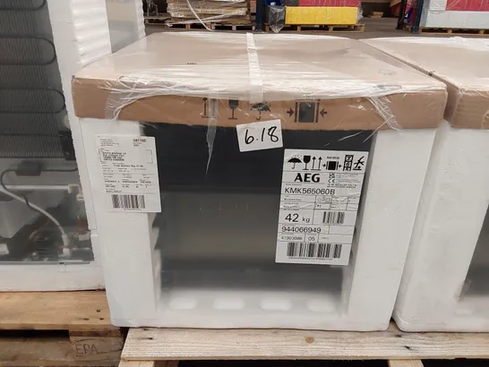 Lot 60: AEG 8000 COMBIQUICK KMK565060B BUILT IN COMPACT ELECTRIC SINGLE ...