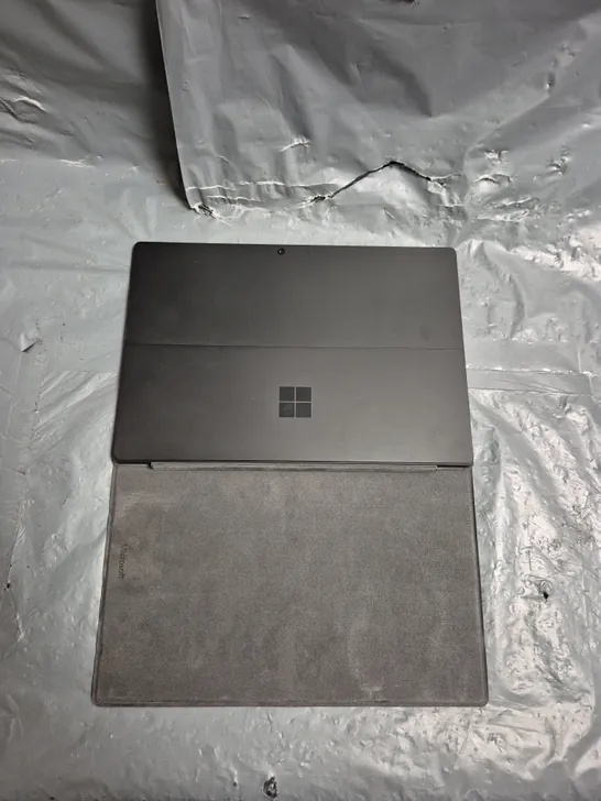 Lot 2815: MICROSOFT SURFACE PRO TABLET - 1796 MODEL - 5236652 | Simon ...