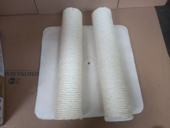 Lot 6571: BOXED ZOON DELUXE SCRATCH POST - 5030185 | Simon Charles ...