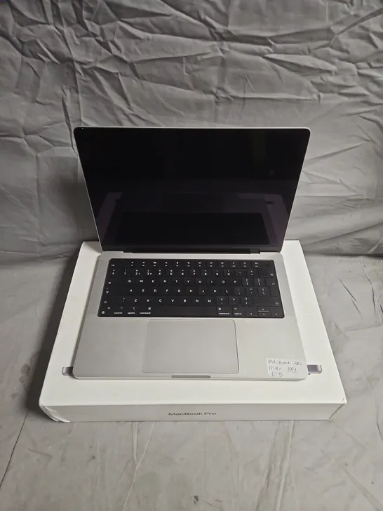 Lot 1432: APPLE MACBOOK PRO 14-INCH LAPTOP A2442 – SILVER - 5388031 ...