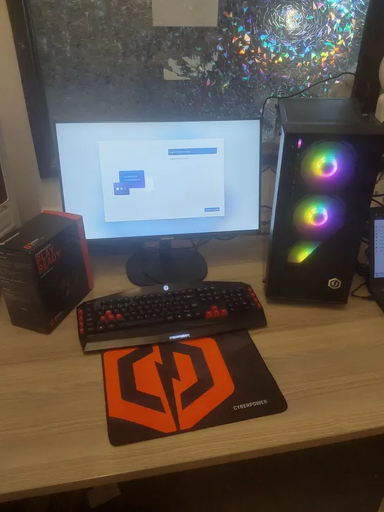 Lot 350: CYBERPOWER EURUS GAMING PC BUNDLE - AMD RYZEN 5 5600G, 8GB RAM ...