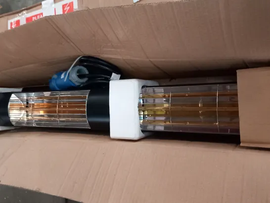 Lot 262: EIGHT HEATLIGHT TECHNOLOGHY 220-240V QUARTZ INFRARED TRIPLE ...