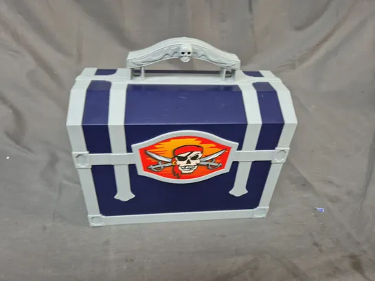 Lot 3082: PLAYMOBILE STYLE PIRATE PLAYSET IN CARRY CASE - 5041416 ...