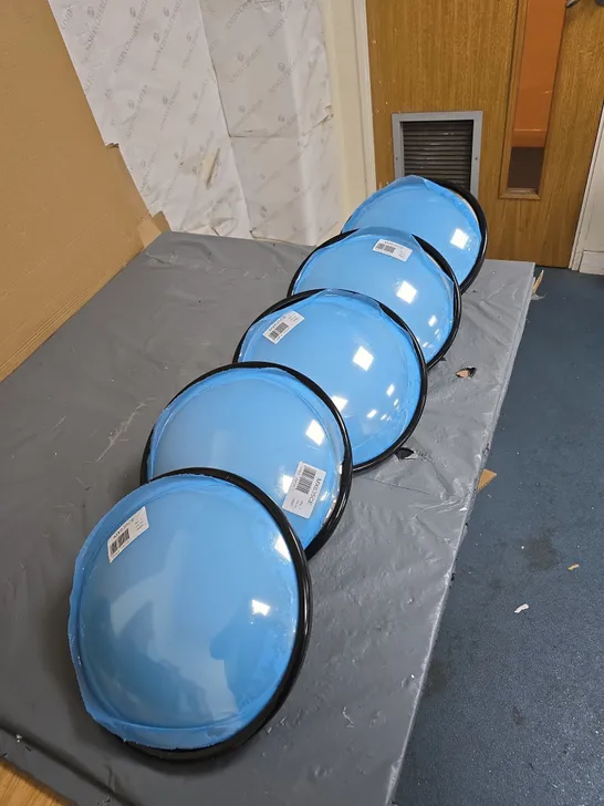 Lot 142: SET OF 5 REFLECTIVE MIRROR RIMS FOR A VEHICLE - 5392428 ...